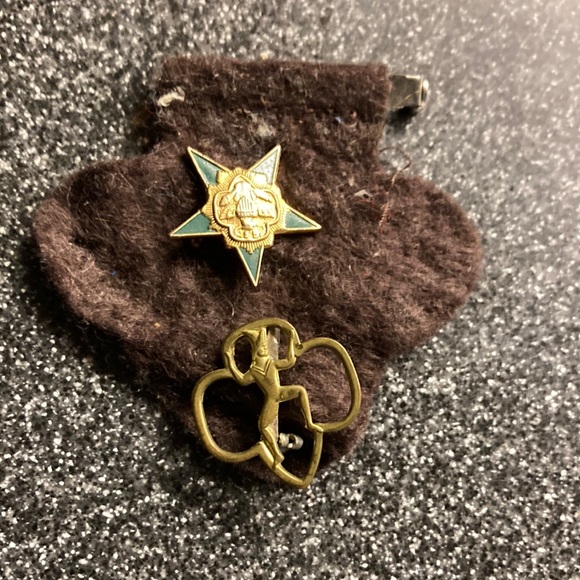 Girl Scouts | Other | Girl Scout Brownies Vintage Pins | Poshmark